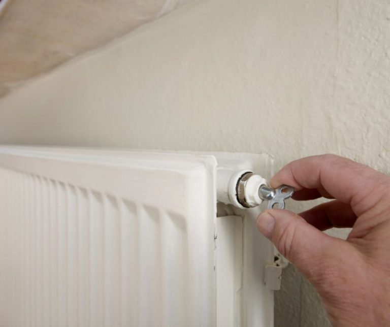 De ce nu se incalzeste ultimul calorifer? Ce sa fac?